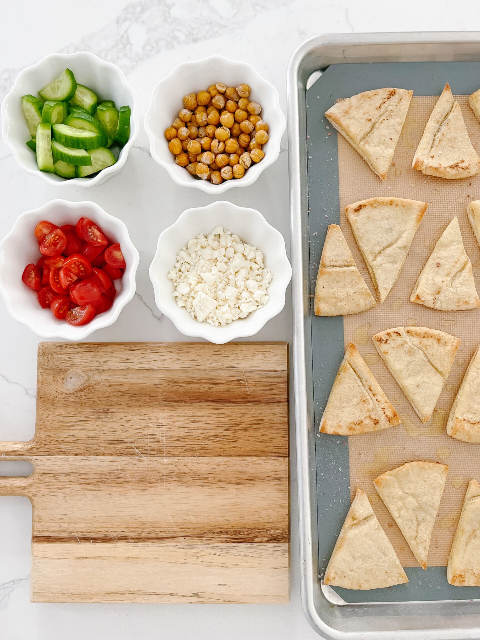 Easy & Delicious Hummus Dip Platter