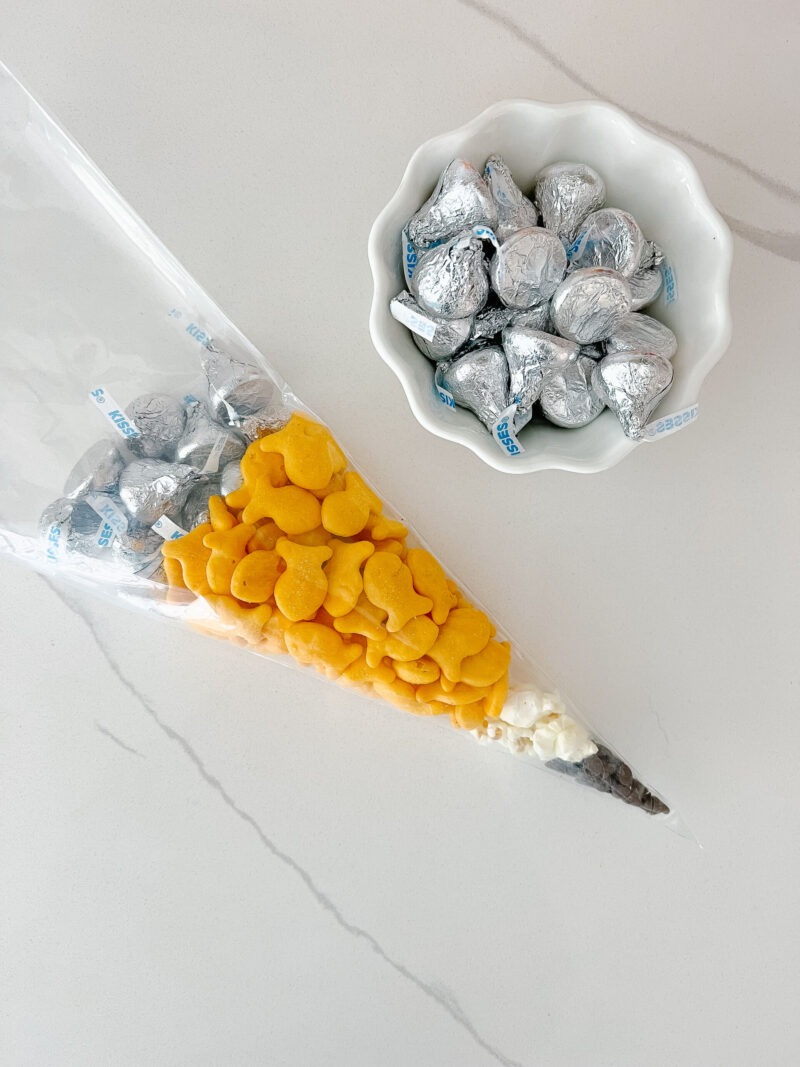 Easy School Snack Ideas: DIY Pencil Snack Bags