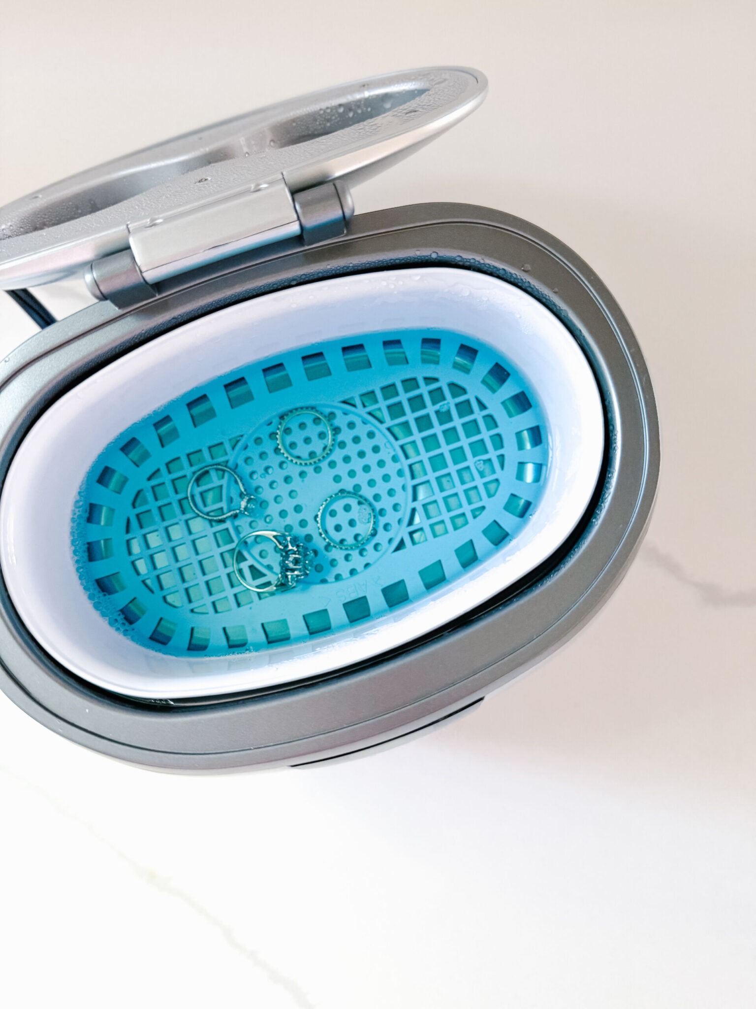 Easy & Effective Ring Cleaner